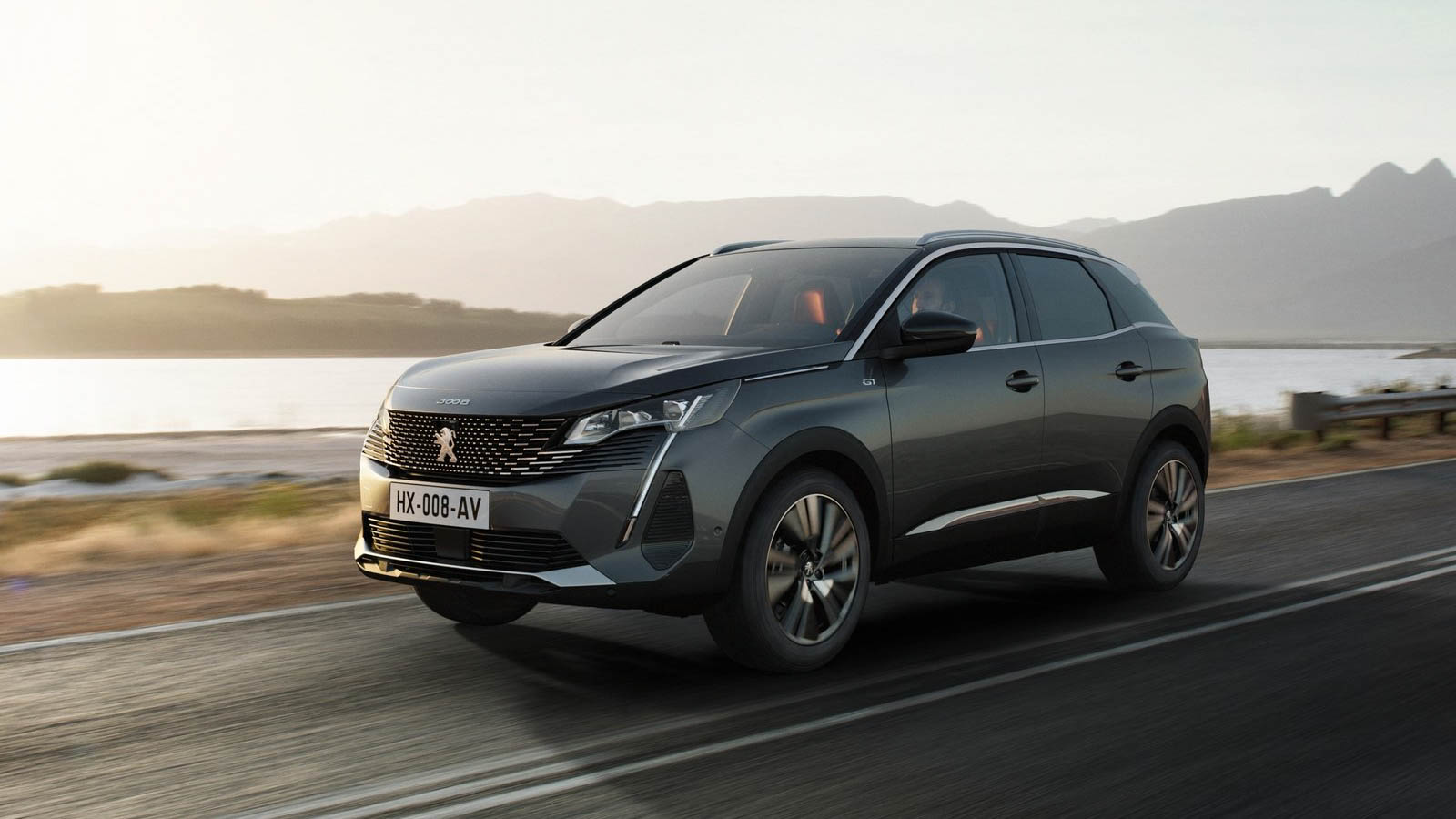 Analizamos y enfrentamos al Peugeot 2008 y al Peugeot 3008 | Carwow