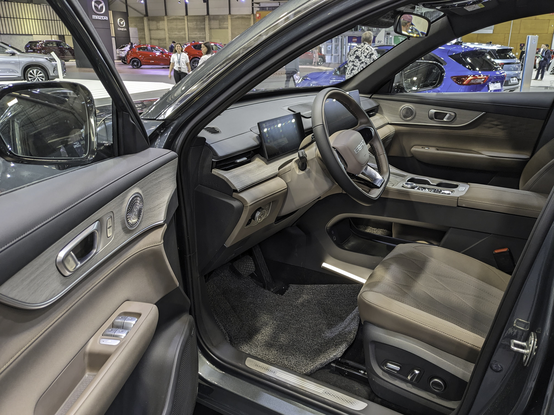 EBRO lanza sus primeros dos SUV electrificados tras el renacer de la ...