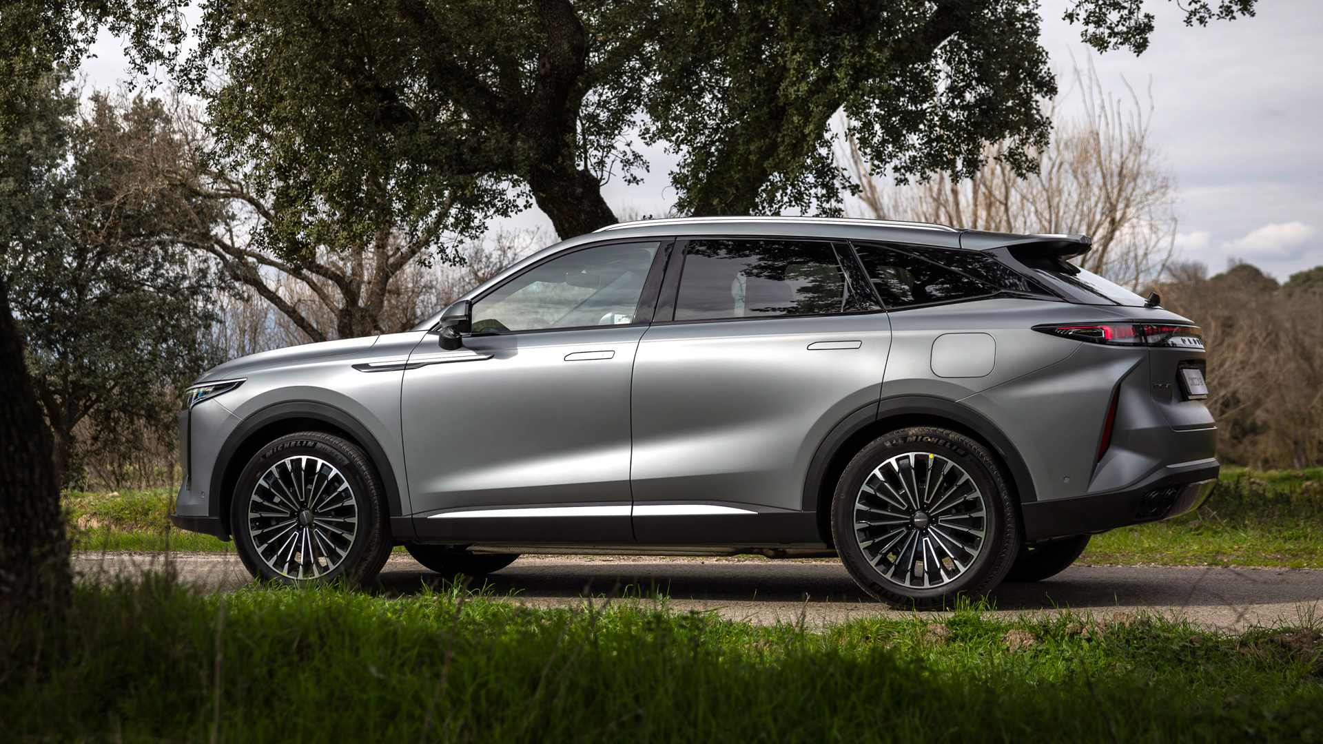 OMODA 9 SHS 2025: precio, lanzamiento y medidas | Carwow